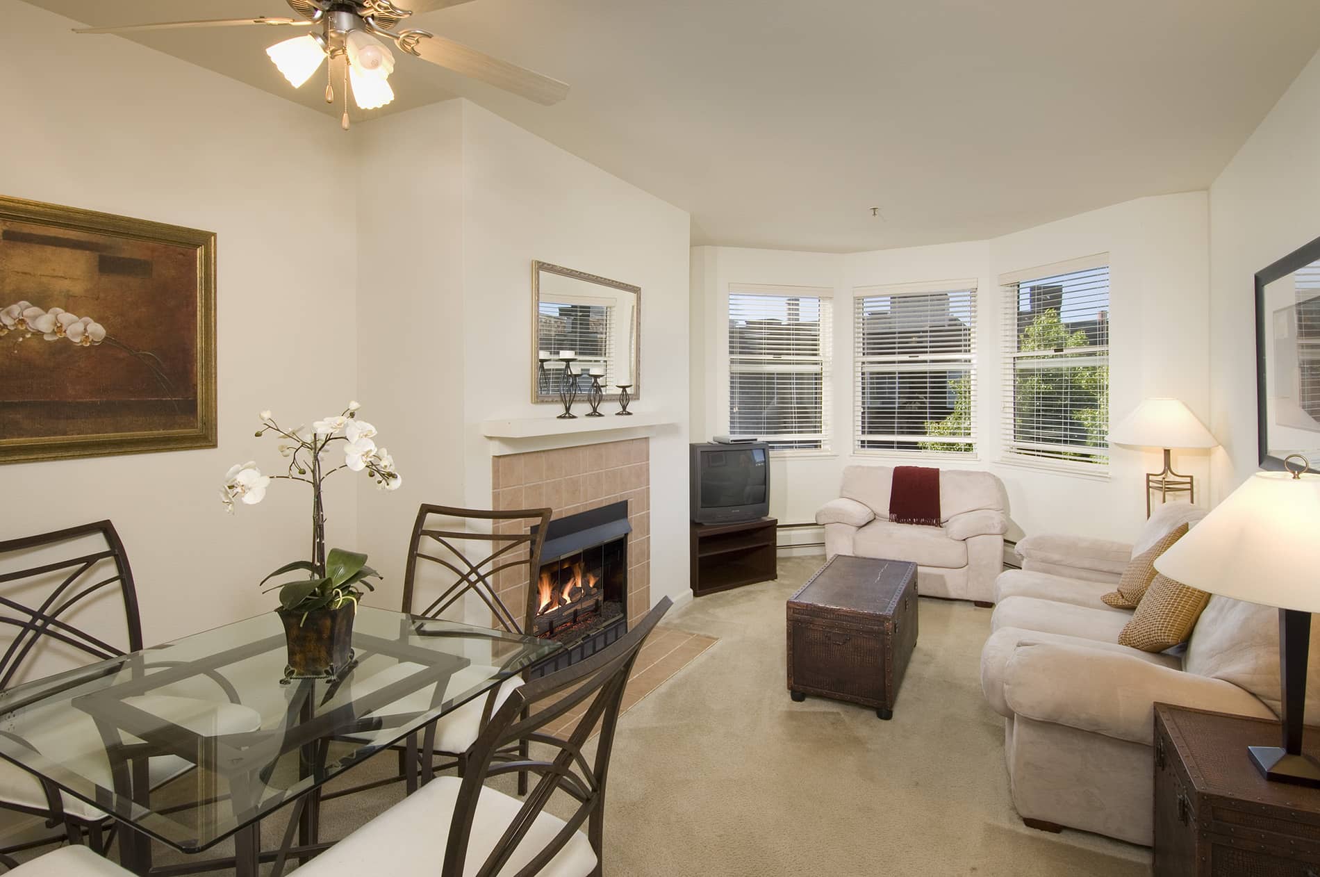 Photos and Tours of 2000 Post Apartments | San Francisco CA