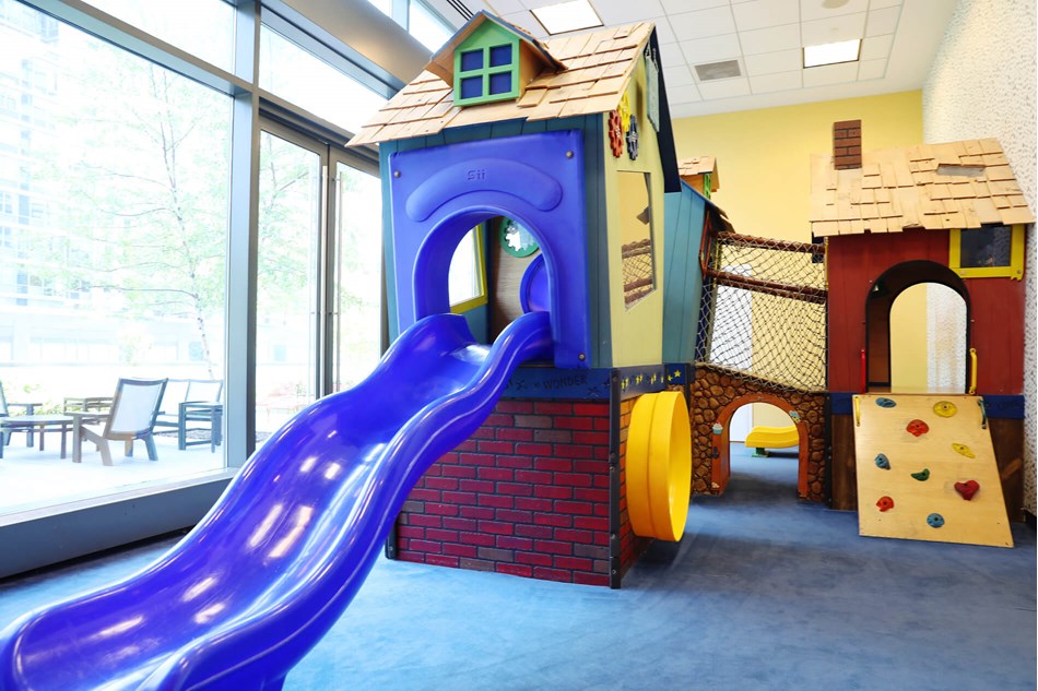 Photos and Tours of Columbus Square | Upper West Side