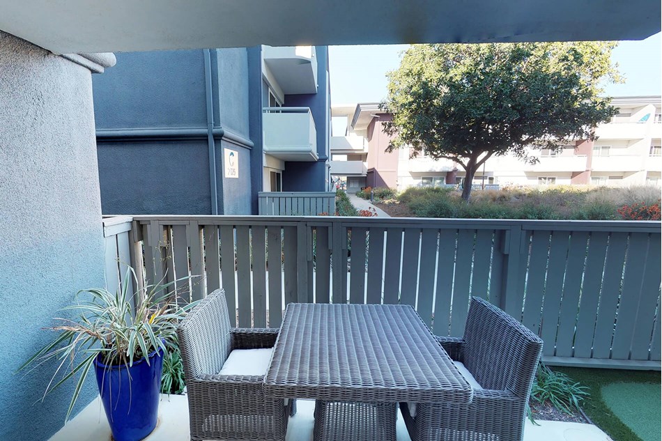 Photos & Tours of Eight 80 Newport Beach Apartments | Newport Beach