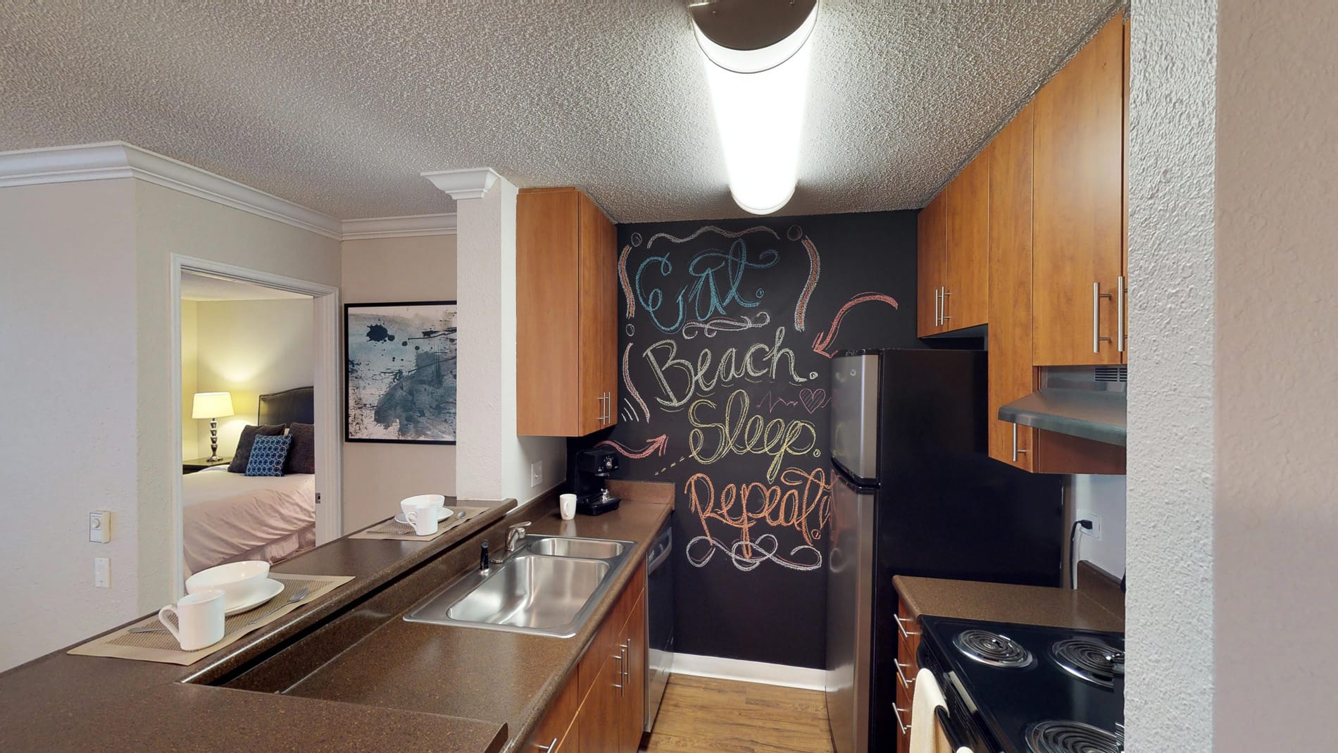 Photos & Tours of Eight 80 Newport Beach Apartments | Newport Beach