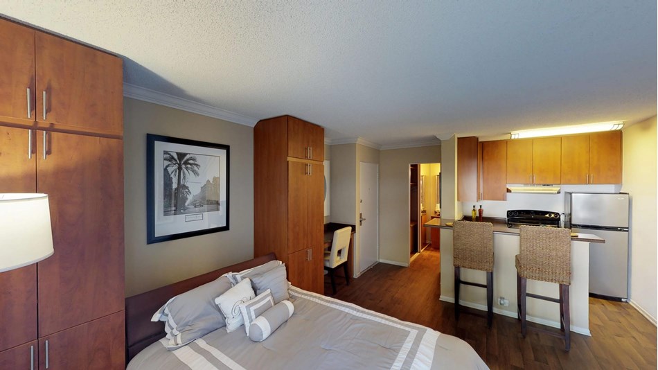 Photos & Tours of Eight 80 Newport Beach Apartments | Newport Beach
