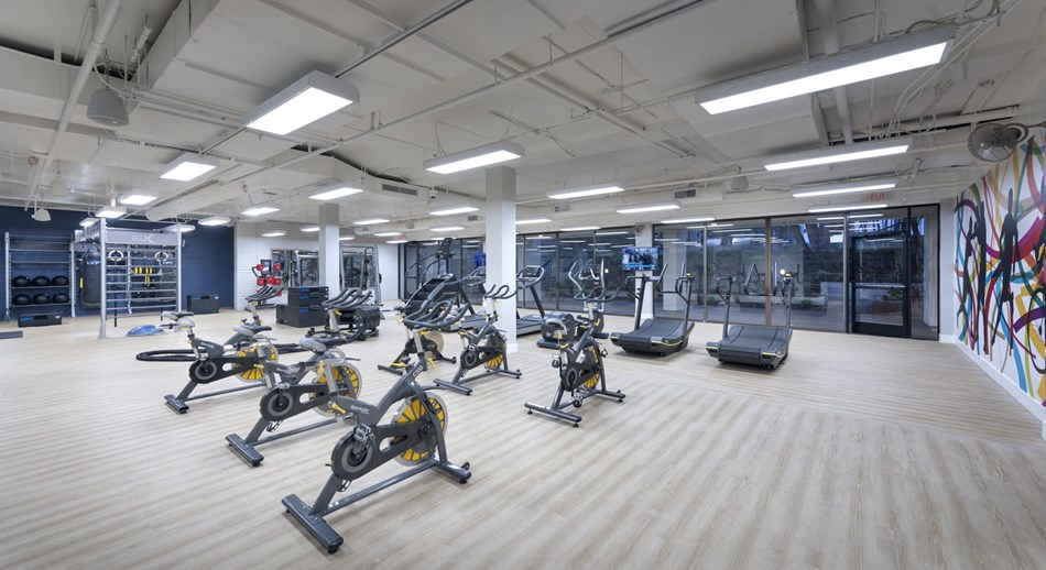 Photos & Tours of Eight 80 Newport Beach Apartments | Newport Beach