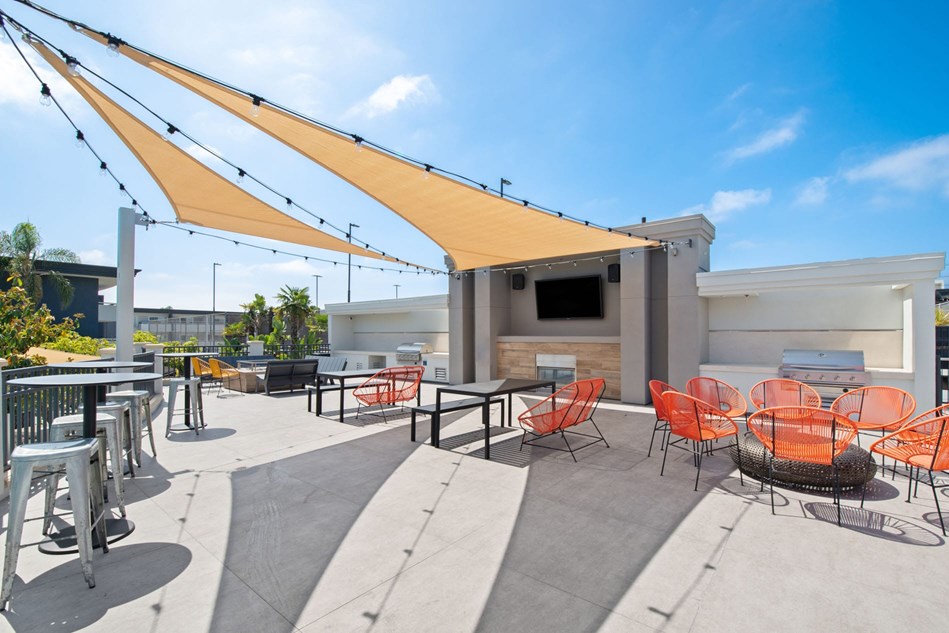 Photos & Tours of Eight 80 Newport Beach Apartments | Newport Beach