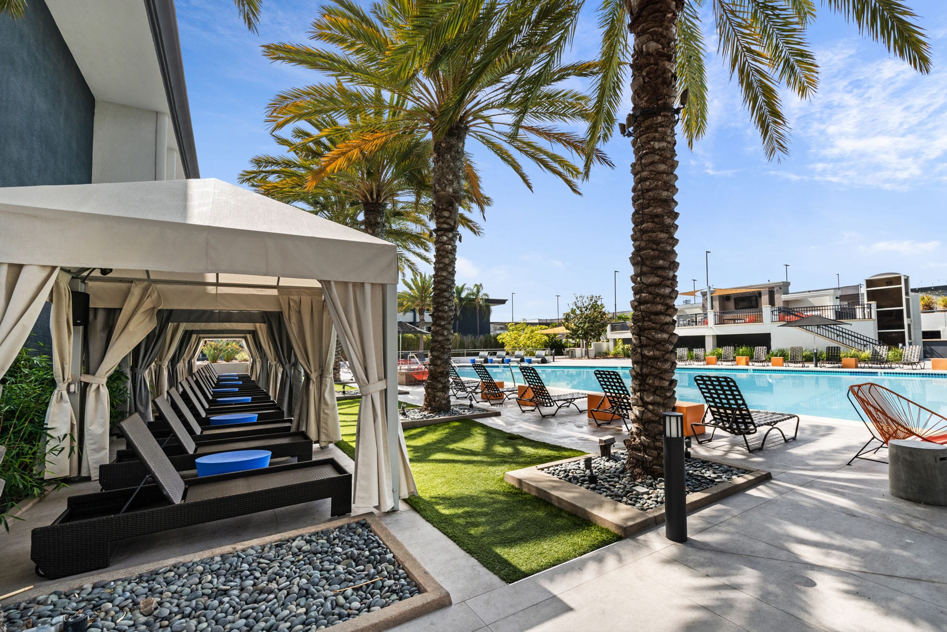 Photos & Tours of Eight 80 Newport Beach Apartments | Newport Beach