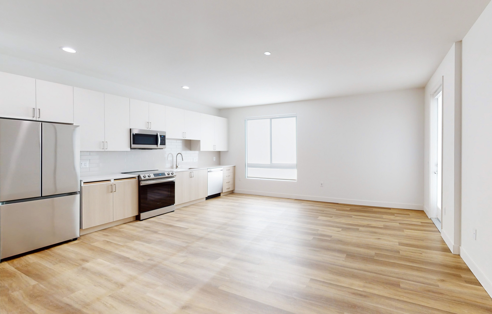 Photos & Tours of Eight 80 Newport Beach Apartments | Newport Beach