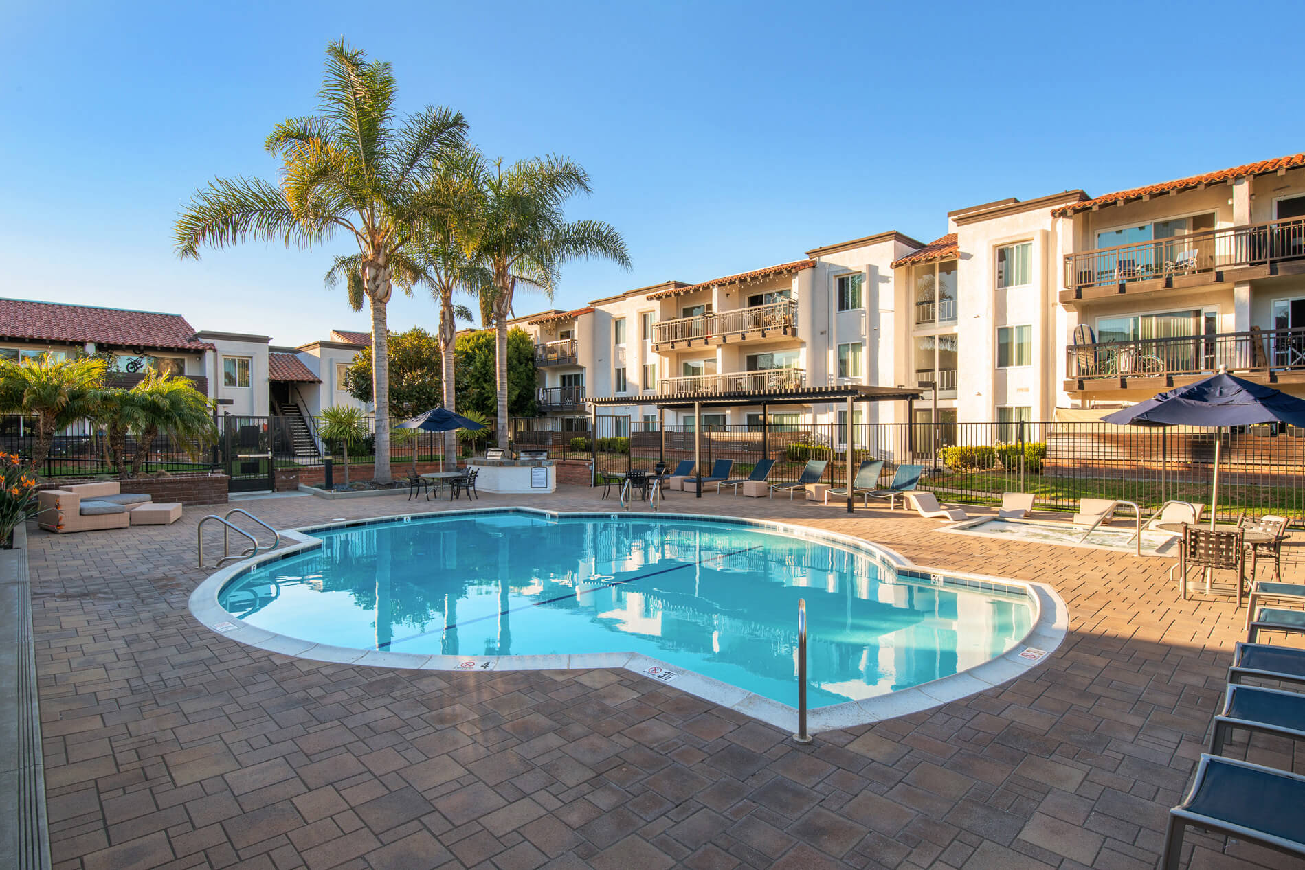 Apartments and Pricing for Huntington Vista | Orange County