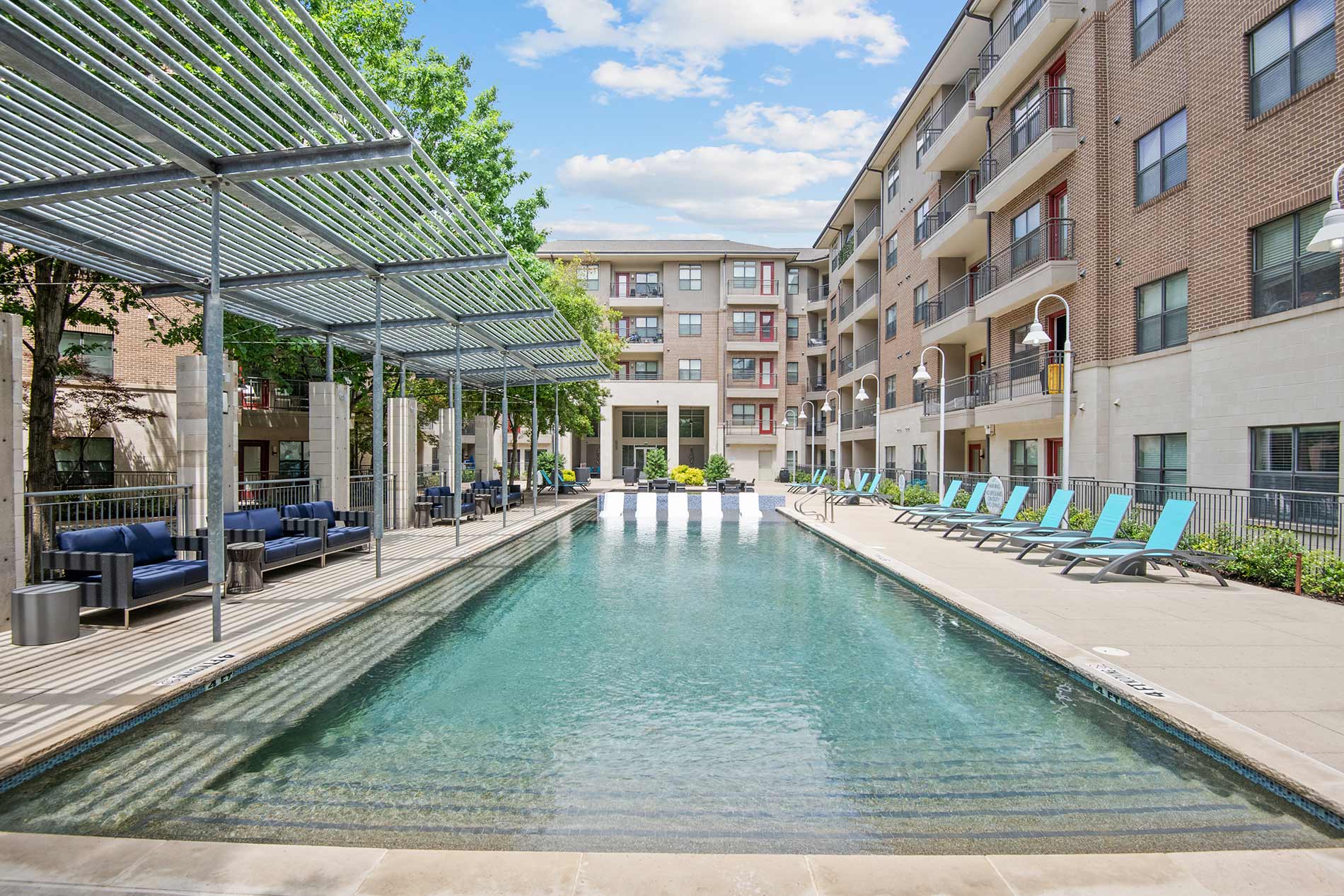 Savoye Apartments in Addison, TX – Apartments Near Vitruvian Park