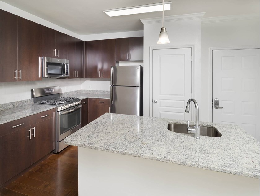 Photos & Tours of Sullivan Place | Alexandria