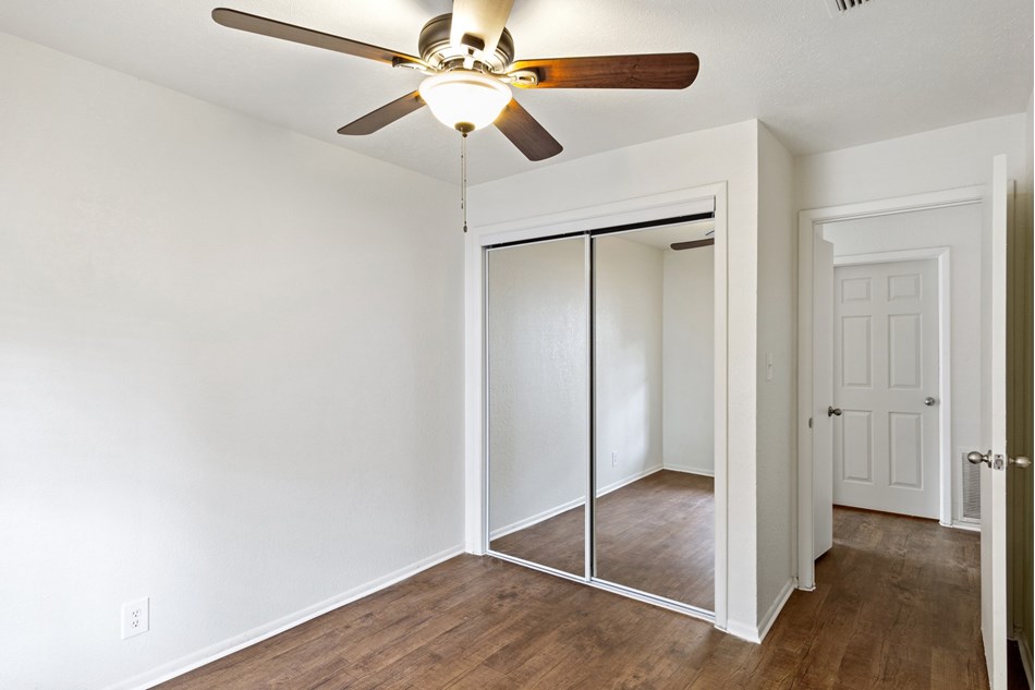 Photos and Tours of Summit West | Tampa FL