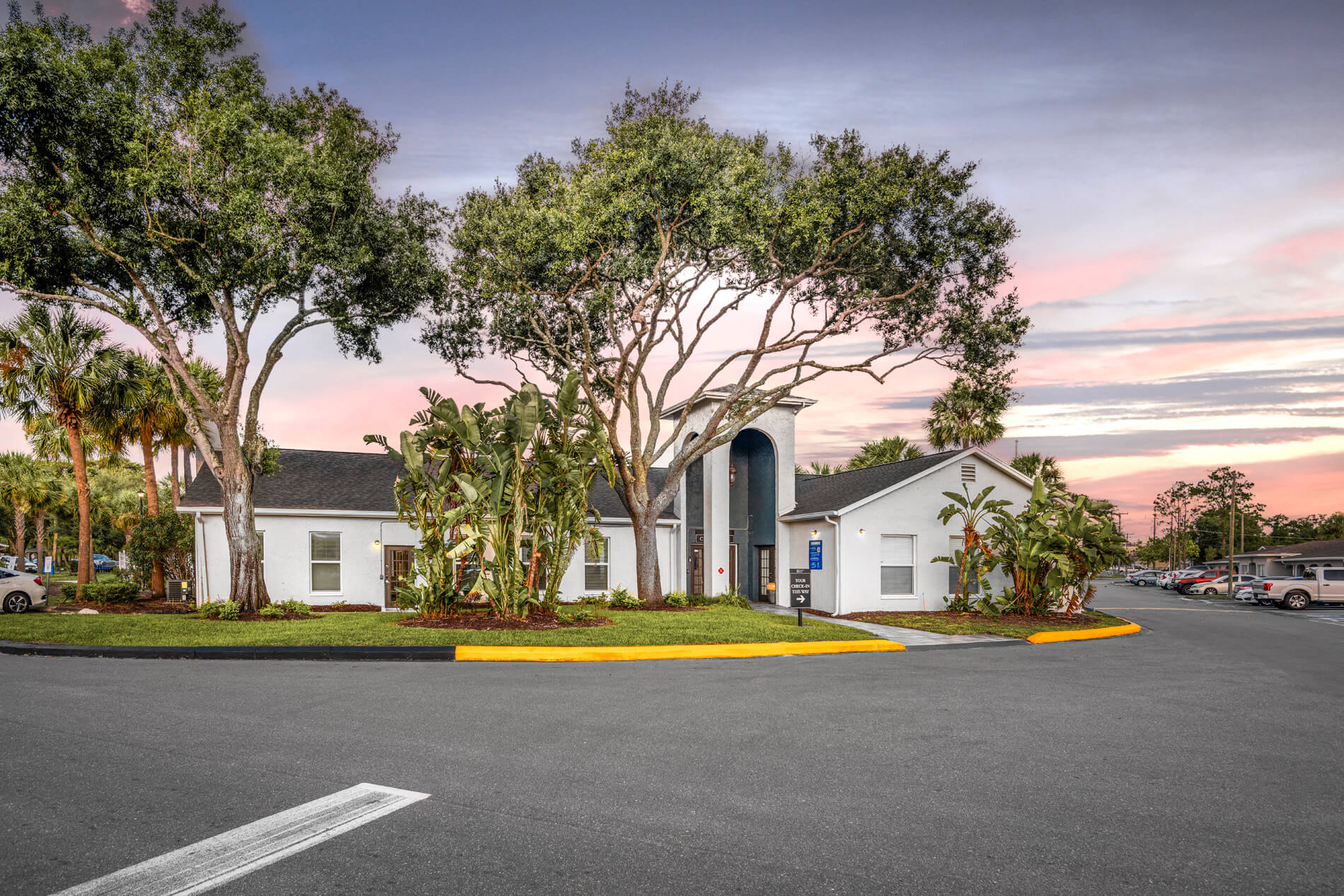 Apartments and Pricing for Summit West | Tampa