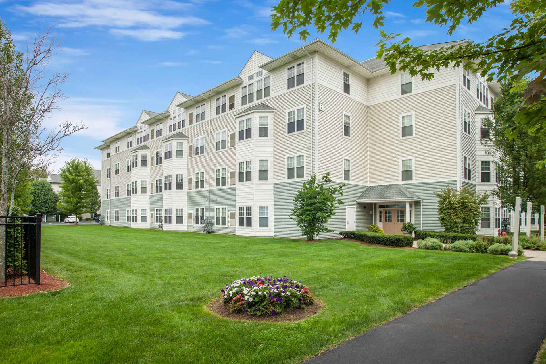 Apartments and Pricing for Union Place | Franklin, MA
